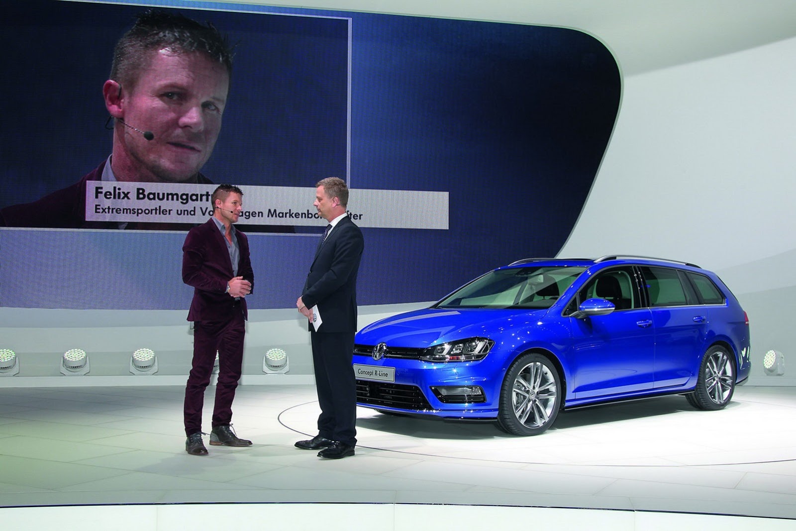 VW Launches Golf Estate Concept R-Line at the Geneva Motor Show
